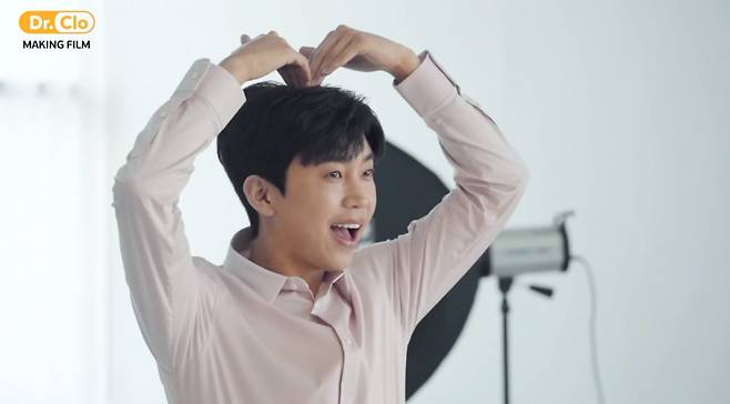 킁킁, 코 찡긋~이젠 '광고 장인' 임영웅..똑 부러진 광고 촬영 비하인드 [★NEWSing]