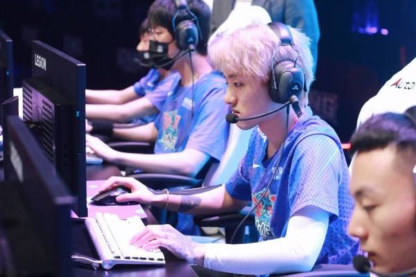 [LPL] '고물에서 보물로' (LNG vs FPX)