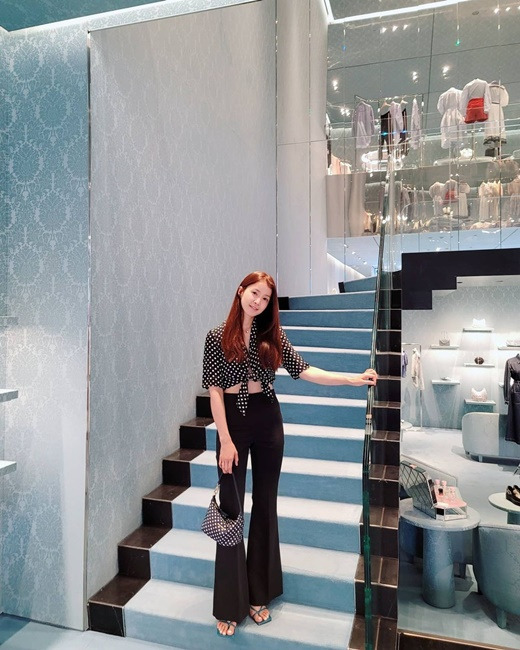 이시영 땡땡이 블라우스부츠컷 팬츠서머룩도 고급지네 Md패션