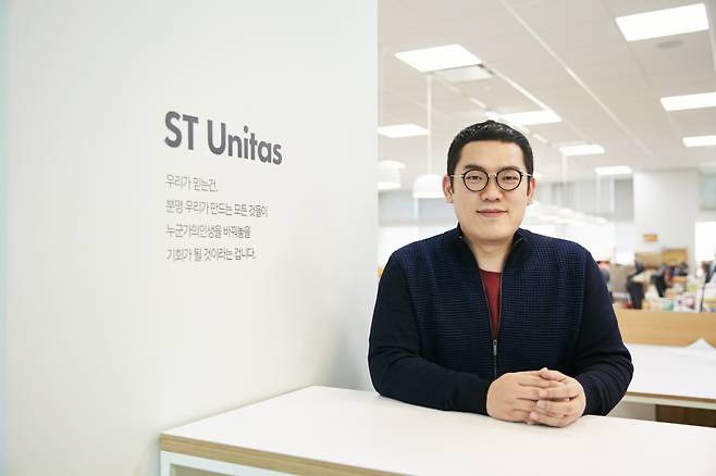에스티유니타스 윤성혁 대표의 4년 뚝심 미국 정복 프리스턴리뷰 영업이익 3배 ↑