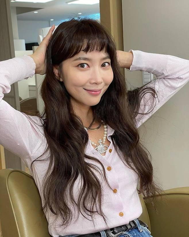 Oh Yoon -ah , bangs Hanaro Single mom College students transformation ...