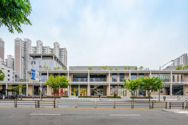 전쟁·빈곤의 상흔 위에여성을 위한 열린 공간