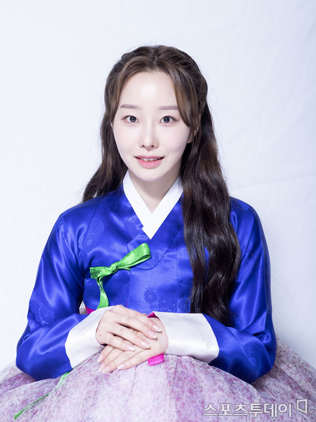 댄서 출신 배우 문예원 예술을 동경하다 한복 인터뷰