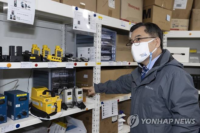 충주화학재난합동방재센터 방문한 홍정기 차관