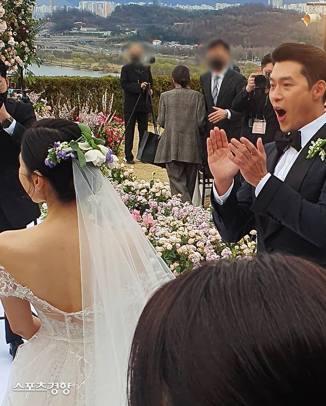 단독 현빈·손예진 결혼식 신부입장 봄꽃보다 감동
