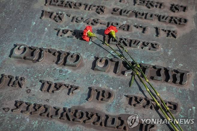 우크라 침공 격동의 100년 지켜본 우크라 할머니 푸틴 죽었으면