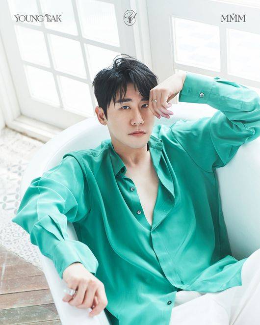 Young Tak did Young Tak . The first Music album sold 520,000 copies