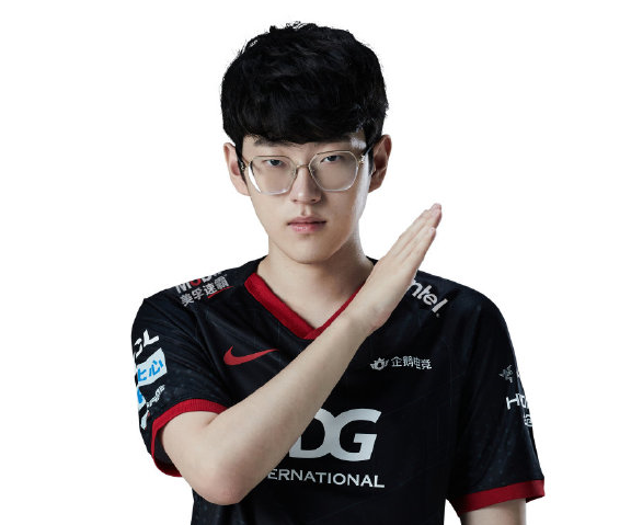Lpl 하늘의 황제 스카웃의 프로토스
