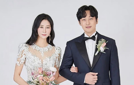 3월 결혼♥한 커플결혼 4개월만에 임신 소식 경사 어썸클