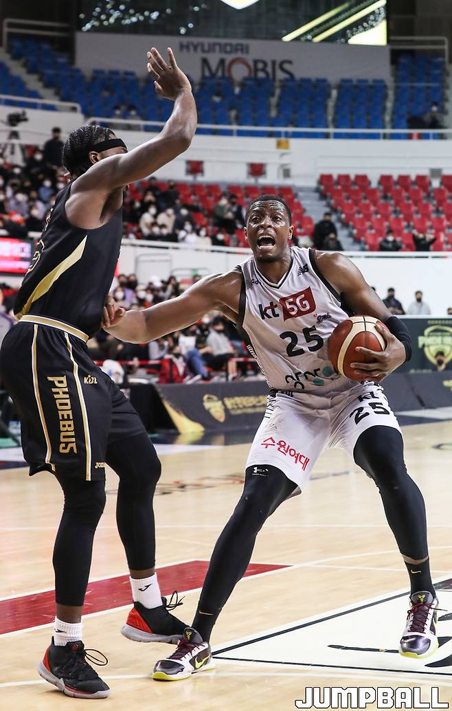 KBL 오퍼 거절한 캐디 라렌, 알 쿠웨이트와 계약