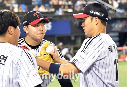 Md포토 김윤식 박해민 호수비 감사해요