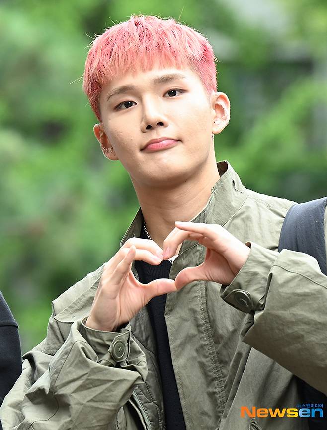 CIX 승훈, 듬직한 하트 [포토엔HD]