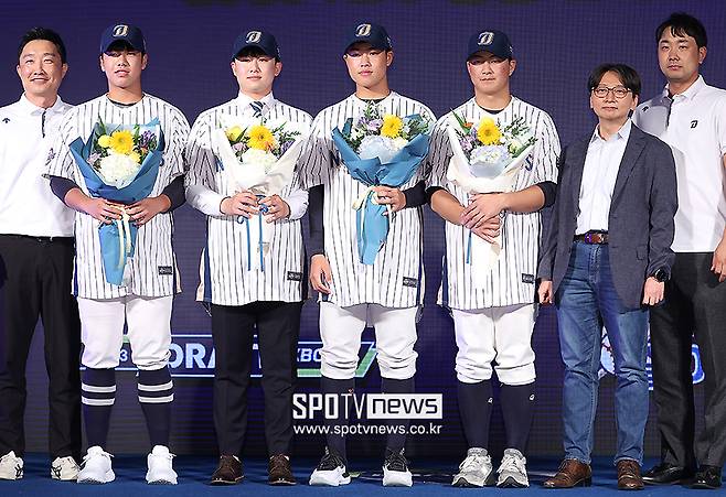 사상초유 1차지명 철회 상처 2년..'154km 초고교급 에이스'로 달랜다