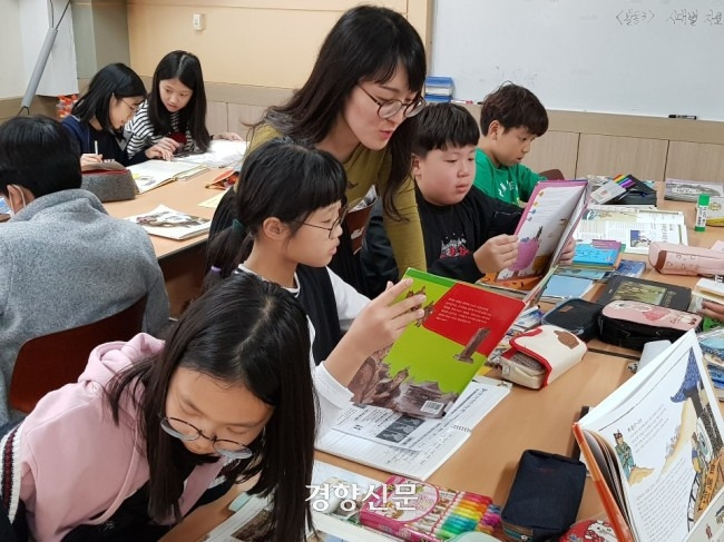 도서 구입 인색한 학교도서관 필수 편성 예산에도 미달