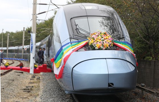 시속 320km 동력분산식 고속열차 첫 출고경부·호남선 뜬다