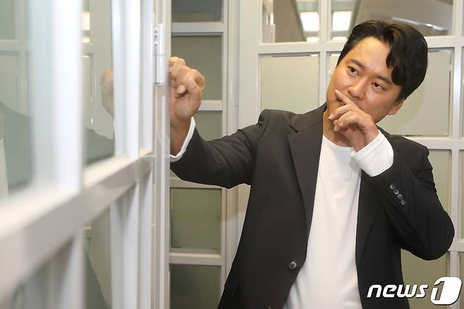 육사오 이순원 브브걸 롤린 신 대학로 연극 시절 떠올랐죠 N인터뷰 ②
