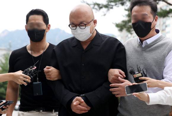 돈스파이크 처음도 혼자도 아니었다女접객원 진술 확보종합