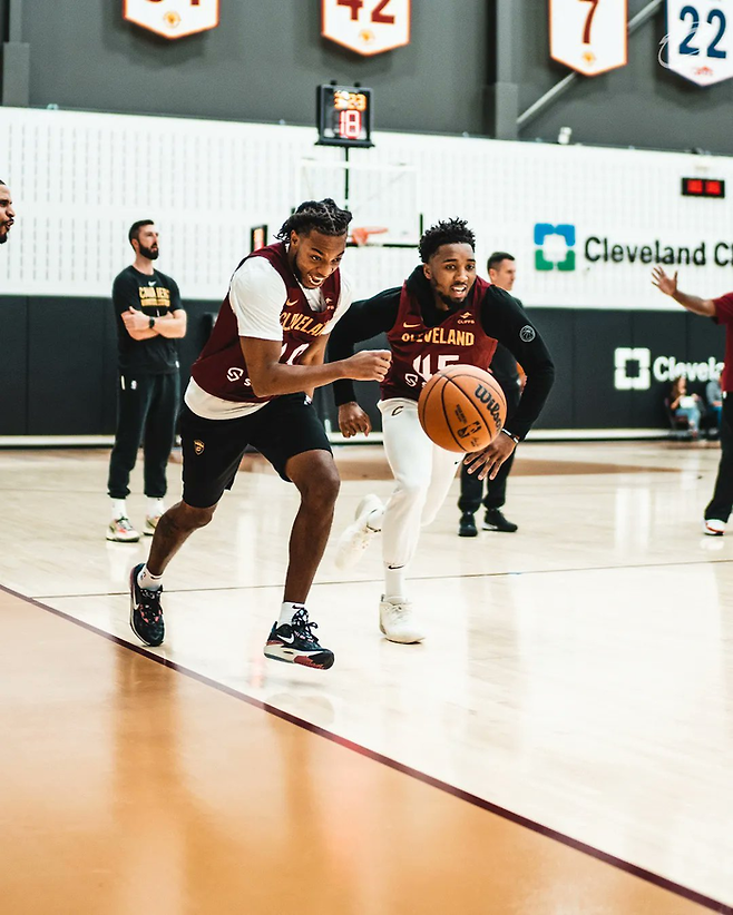 나는 수비 할 줄 아는 선수다 미첼의 각오 Nba