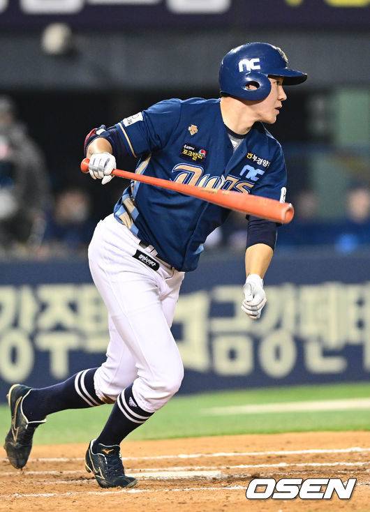 이틀 연속 '멀티히트' 박민우, "가을야구 하고 싶지만, 일단 남은 경기 최선" [잠실 톡톡]