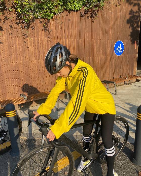 이주연 라이딩 하다가 부러질라극세사 다리 스타in★