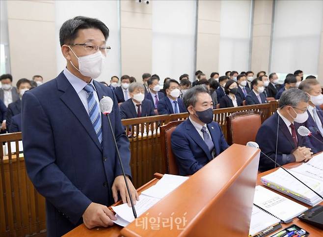 2022 국감 격분한 소방청장 인명사고 나면 옷 벗겠다 했다가 취소