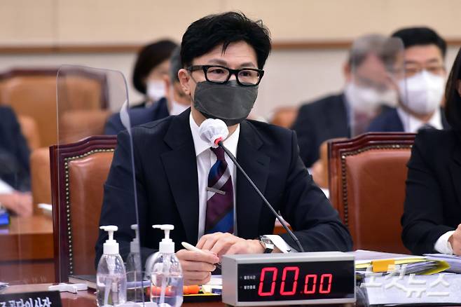 김의겸 대북 코인 의혹 제기 배석 변호인은 갸우뚱