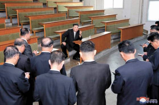 북 정권 생존 위협하는 두 가지 핵무기와 북한 주민 에버라드 칼럼