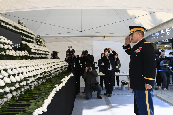 이태원 참사서 수십 명 구한 히어로는 주한 미군들