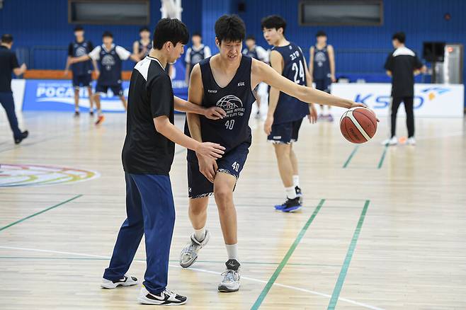 Kbl 엘리트 캠프 이규섭 코치 ‘고등부 최장신 류정열에게 이야기한 것은