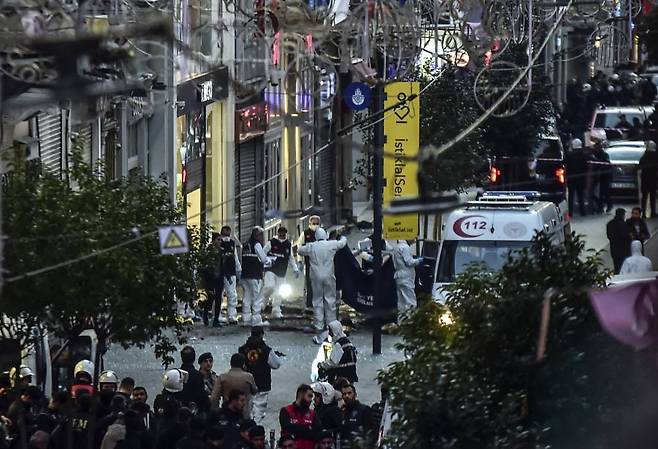 이스탄불 번화가 폭발 80여명 사상에르도안 테러의 냄새
