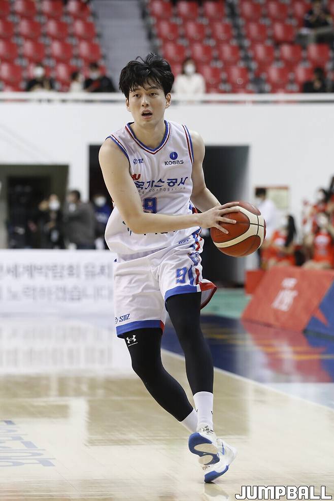 외곽 난조 끝에 패한 가스공사 그 속에서 터진 전현우의 3점슛 3방