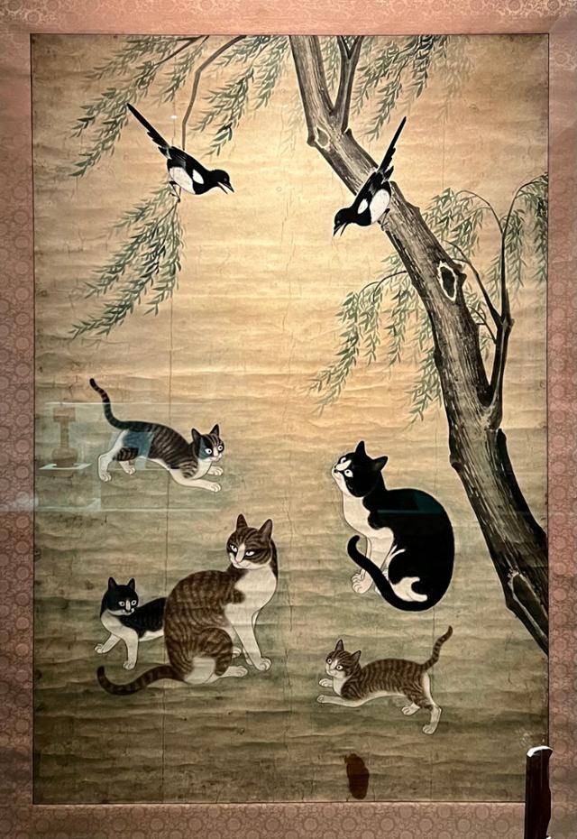 고양이 부부와 까치의 만남 행복 기원하던 조상들의 상징