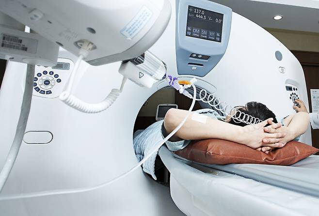 文케어 수술대 올린다 Mri·초음파 필요시만 건보 적용
