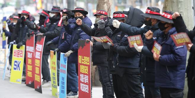 `안전운임제 3년 연장` 與 野 또 민노총 하수인 역할사과하라