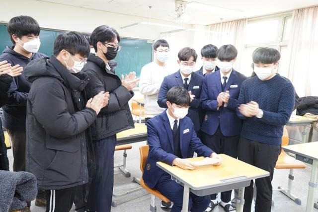 수능 만점 포철고 최수혁군 3년간 교내 자율학습 단 한 번도 안 빠졌다
