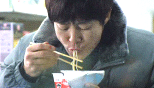강남 고속버스터미널에서 노숙하던 26살 청년의 현재 모습 뉴스에이드