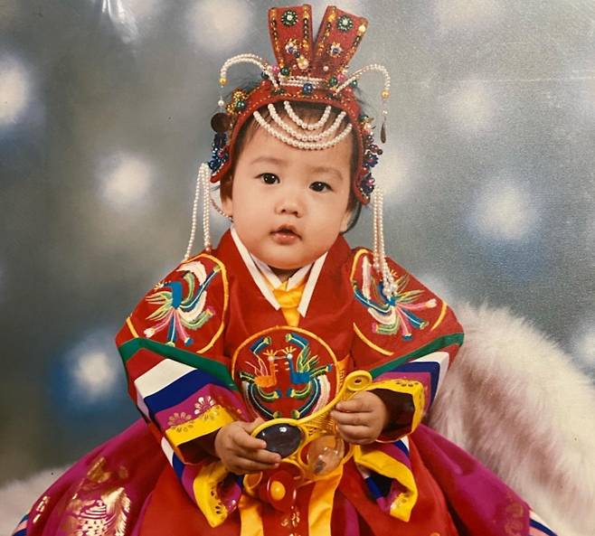 애기때 사진 공개되자 그대로 컸다고 난리 난 모태 미녀 키노라이츠