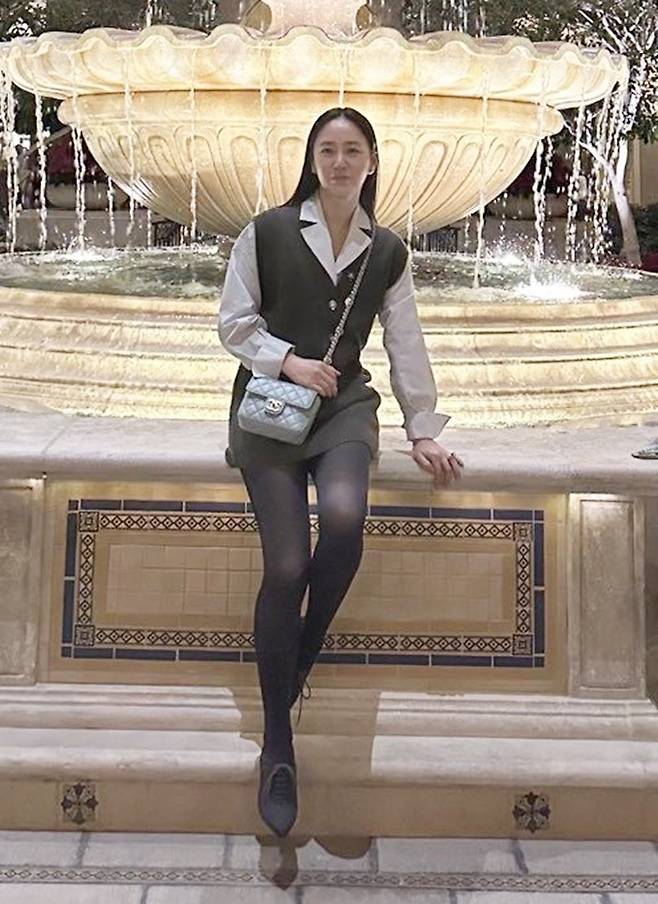 박주미 50대 초동안 각선미 뽐낸 라스베거스 여행룩 패션엔