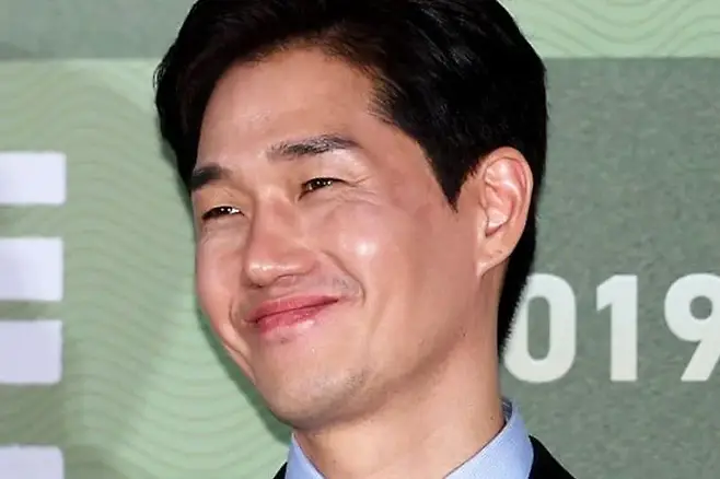 벌써 18번째 데뷔 25년차 배우가 영화관 통째로 빌린 진짜 이유 뉴스에이드