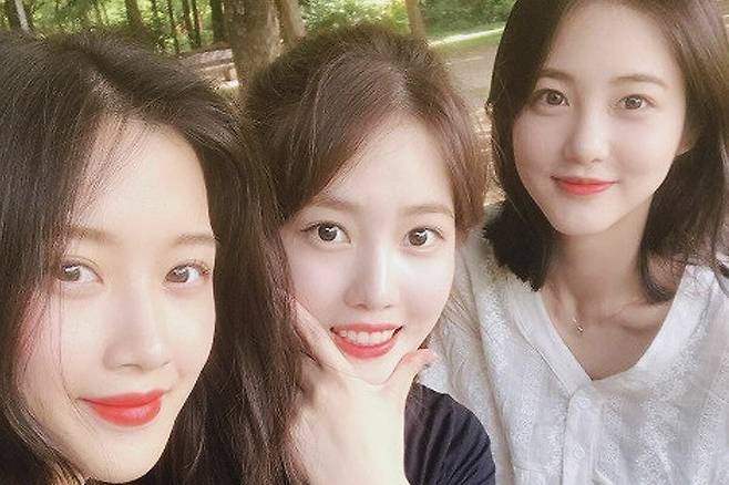 더 글로리 여배우가 공개한 셀카 속 친구들의 정체 뉴스에이드