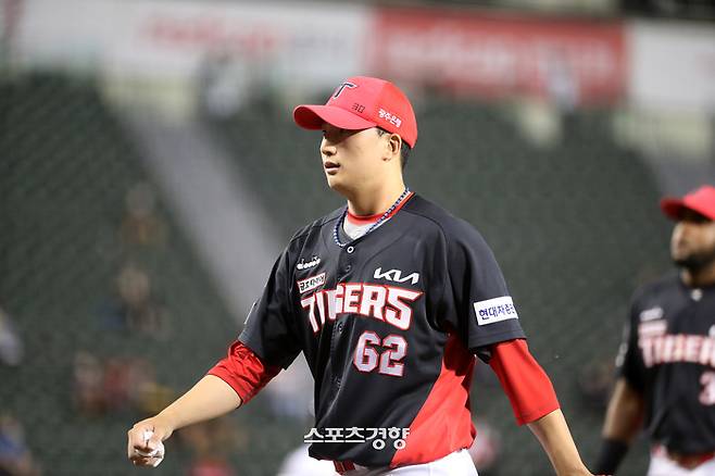 Kia 마무리 정해영 2억3000만원 재계약···이의리도 3년차에 억대 연봉