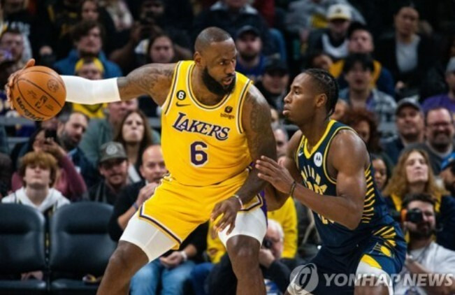 Nba ‘르브론 26점 데이비스 31점 레이커스 적지에서 짜릿한 15점차 역전승