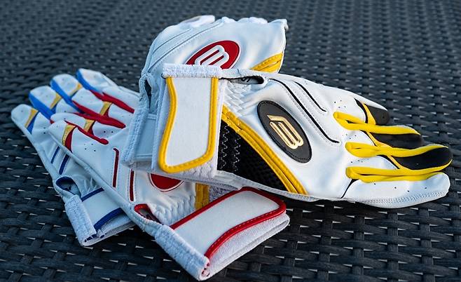 대한민국 1등 배팅장갑, BBK BG395 and Yellow 배팅장갑 | 왓베이스볼