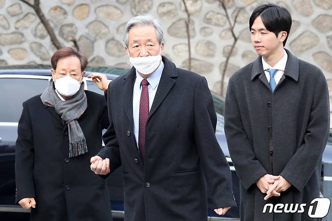 정몽준 아산재단 이사장 정몽규 회장 장남 결혼식 참석