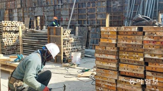 방한용품 못받아”야외 근로자들 한파에 한랭질환 사각지대