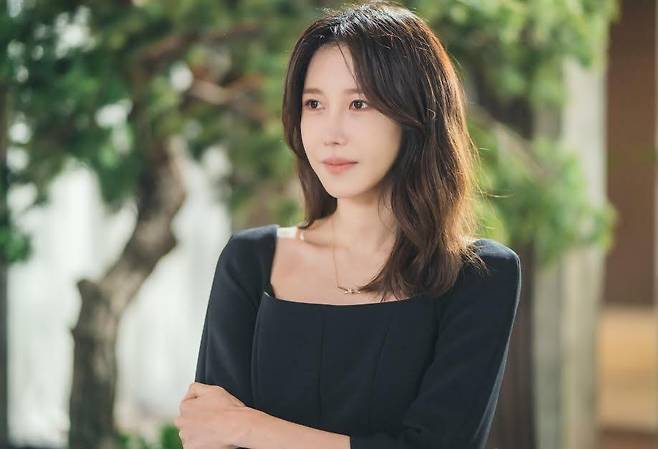 부부가 된 남녀 톱스타가 깜짝 공개한 웨딩 화보 사진 필더무비