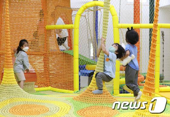 서울형 키즈카페 100곳으로아파트 단지·종교시설에 조성