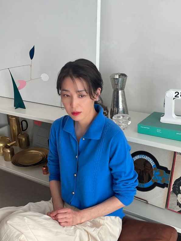 한고은뜸하더니 초동안 비주얼48세 믿기지 않는 블루컬러룩 어썸클