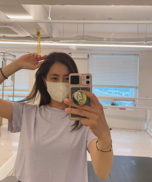한채아40대에도 절세미모열심히 관리중등근육 뽐낸 레깅스룩 어썸클
