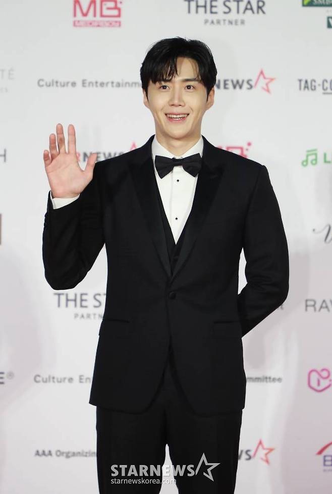 Kim Seon-ho to return to Drama as ' intranet person'..Kim Jee-woon ...